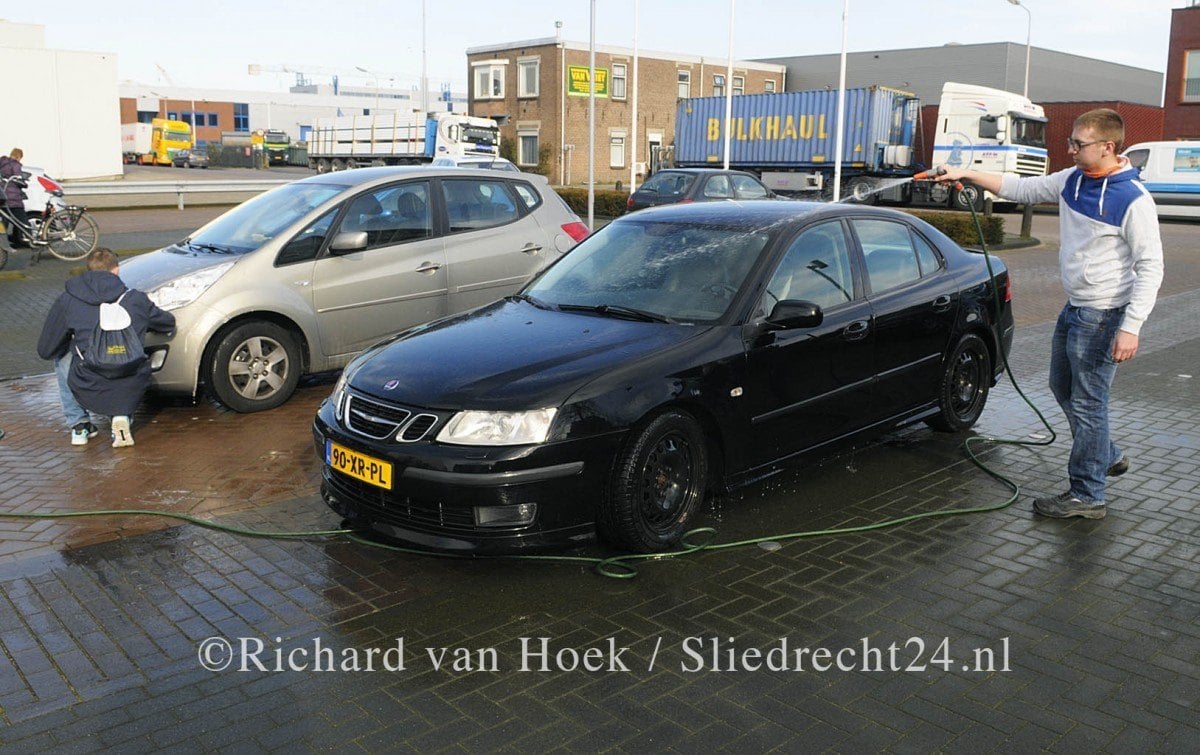 Auto's wassen voor werkvakantie Rwanda - Sliedrecht24