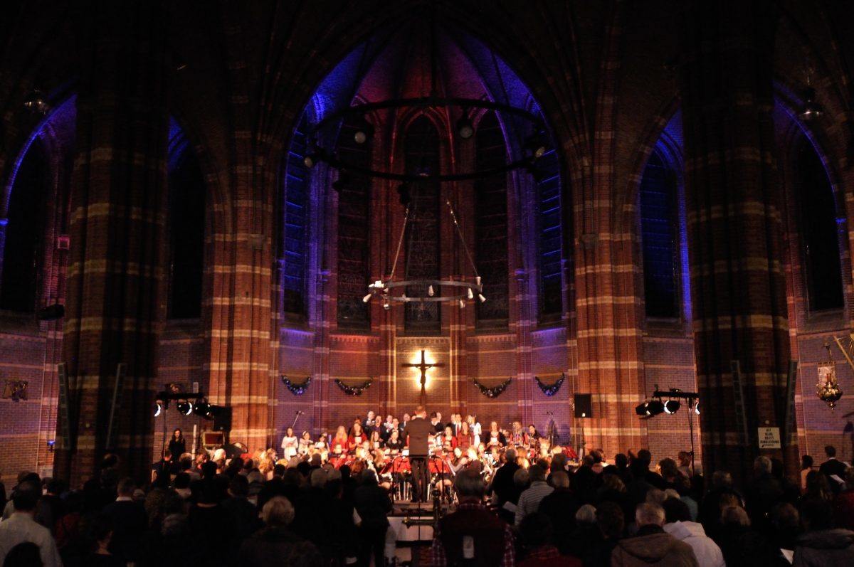 Crescendo en Hemelsbreed concerteren in Antoniuskerk - Sliedrecht24