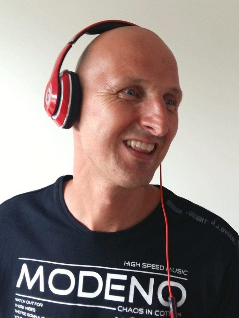 Pop it, Rock it met DJ Chris in The Moonshine - Sliedrecht24