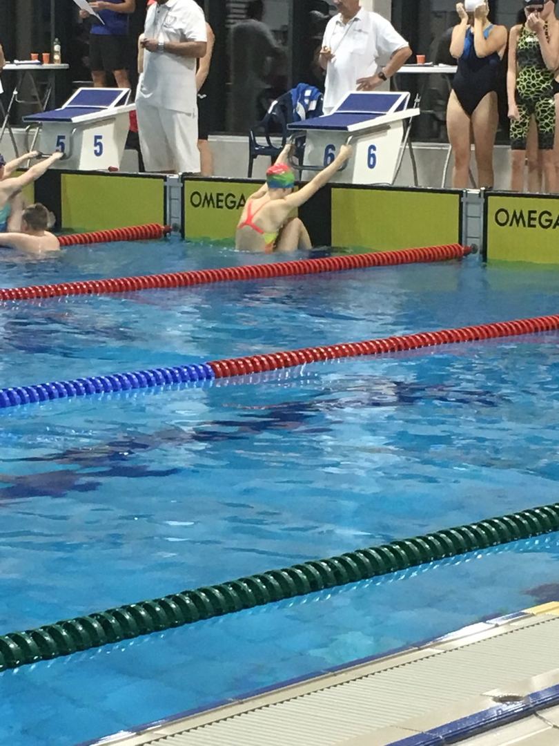 Tweelingzusjes Nederveen trekken stijgende lijn door - Sliedrecht24