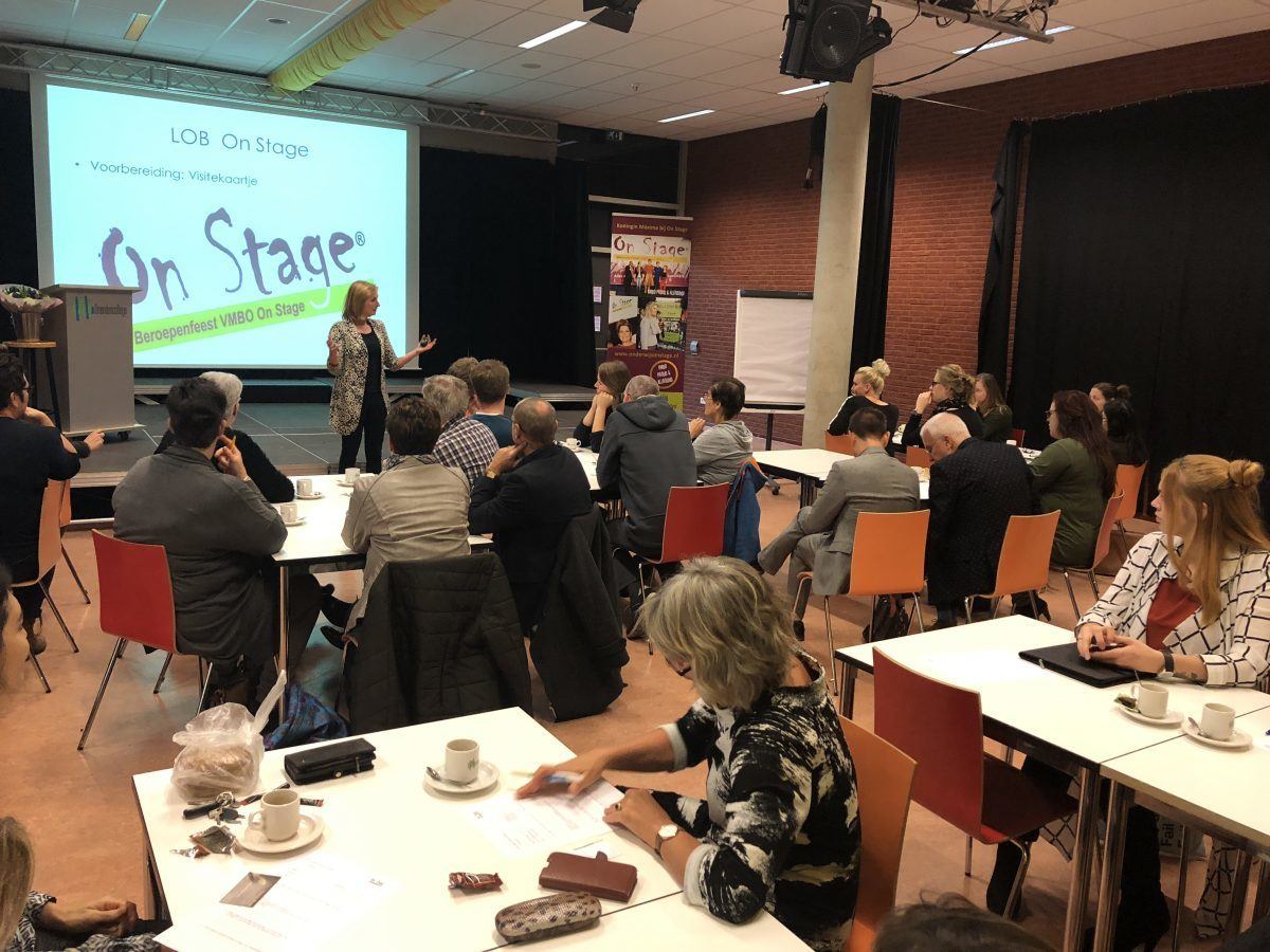 Docenten worden klaargestoomd voor On Stage - Sliedrecht24 Docenten worden klaargestoomd voor On Stage - Sliedrecht24