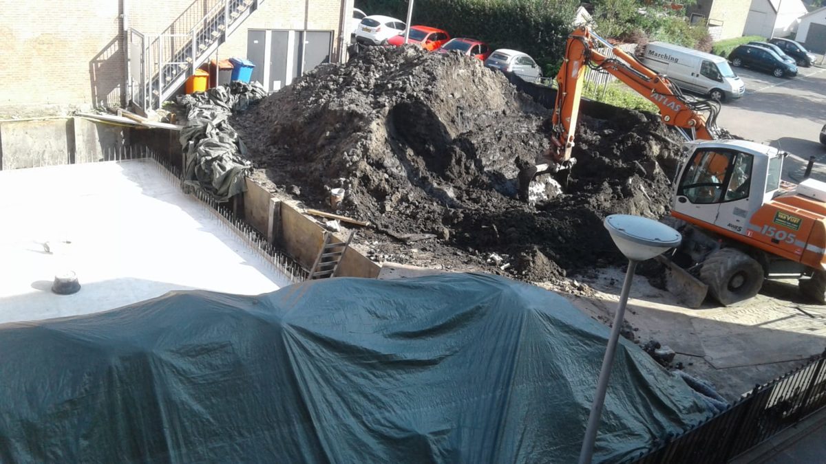 Bewoners naast nieuwbouw Sliedrechts Museum hekelen hoop grond ...