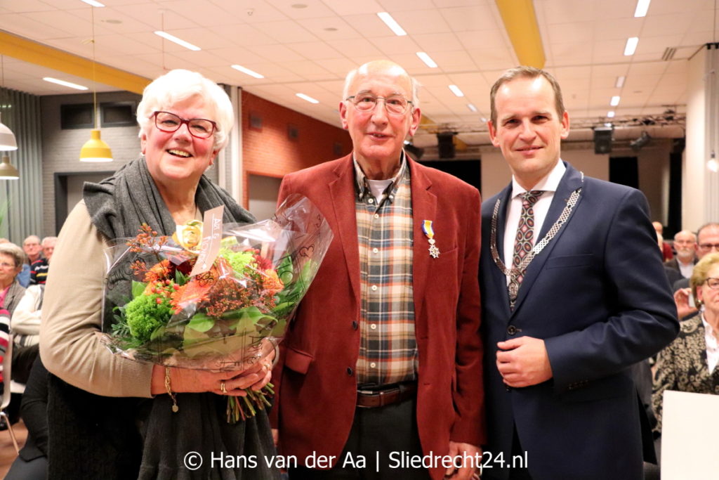 Van Rees gehuldigd met Koninklijke Onderscheiding - Sliedrecht24