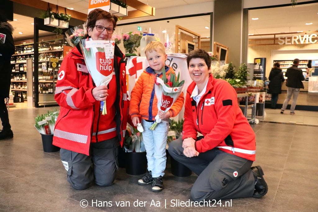 'Tulp voor Hulp’ in trek bij Albert Heijn Pranger De Ligt - Sliedrecht24