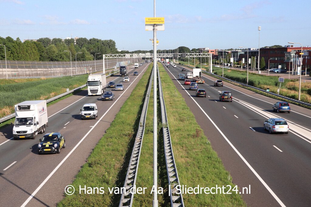 Hinder voor verkeer A15 en wegen in de buurt na uitgelopen ...