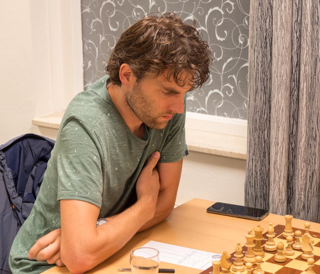 Kanonnen schaakvereniging slaan toe tijdens online competitie ...