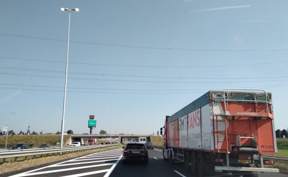 Nachtelijke afsluiting snelweg A15 van Papendrecht naar Gorinchem ...