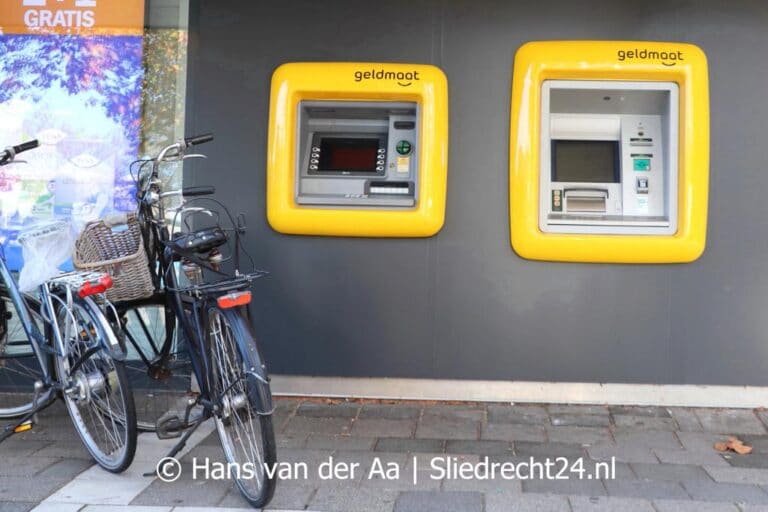 Geldmaat: 'Automaten in loop van volgende week in gebruik' - Sliedrecht24