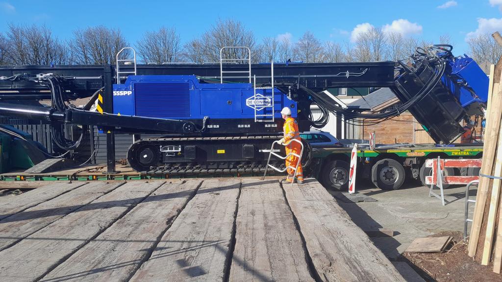 Quattro Piler vervangt Silent Piler bij werkzaamheden aan begraafplaats ...