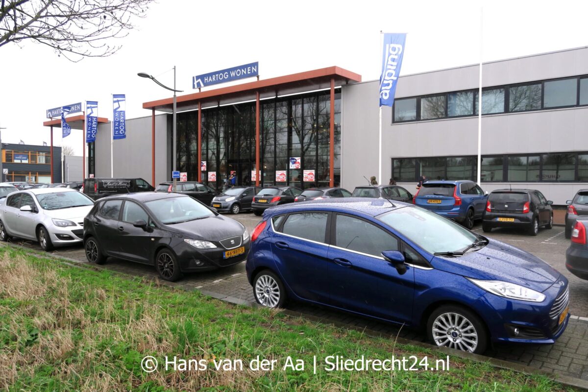 Ondernemers boven snelweg A15 mogen mogelijk elke zondag open ...