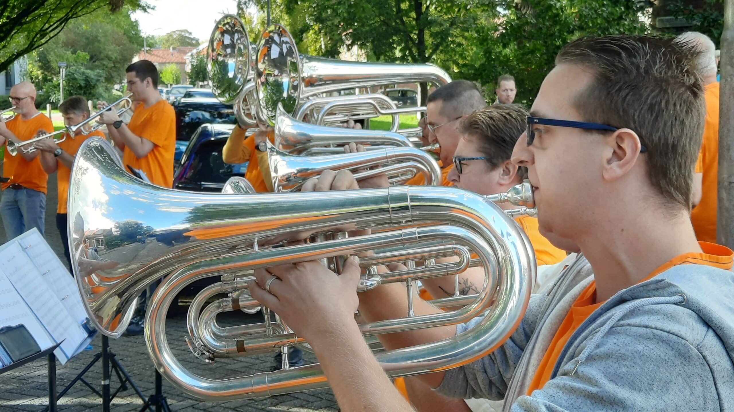 Wilhelmus viert feest met optreden jubileumkorps, reünie en barbecue ...