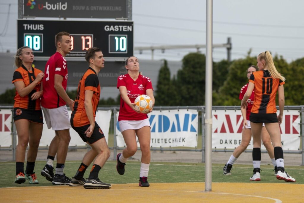 Merwede/Multiplaat komt met punten terug uit Barendrecht - Sliedrecht24