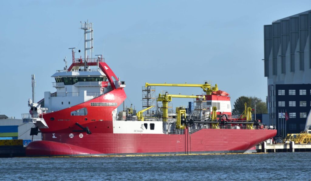Sleephopperzuiger Beagle® 4 van IHC Dredging verkocht aan Gebr. Van der ...
