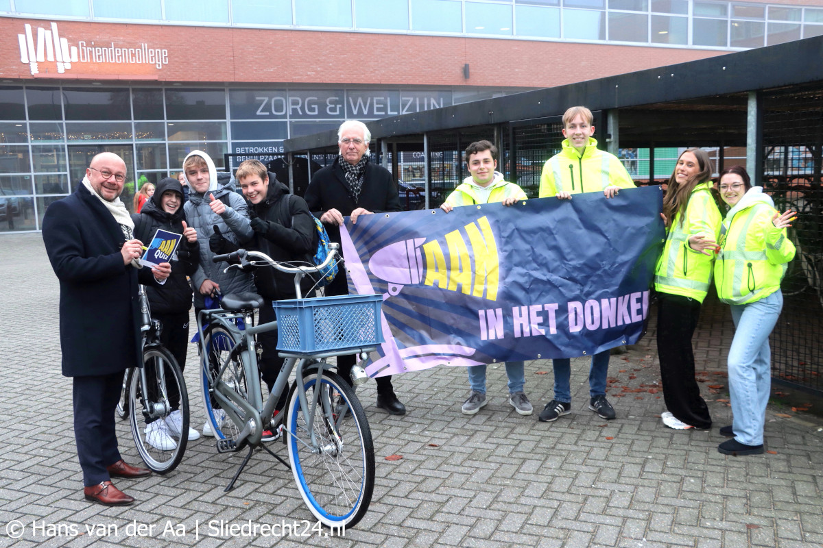 Wethouder promoot campagne ‘AAN in het donker’ bij Griendencollege ...