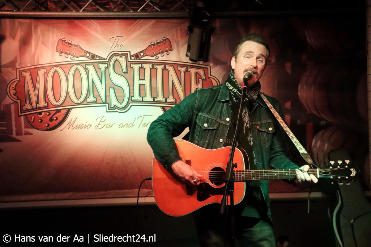 Singer-songwriter en muzikant Shane Alexander even weer in The ...