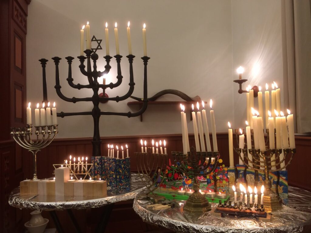 Viering Chanoeka in dijksynagoge - Sliedrecht24