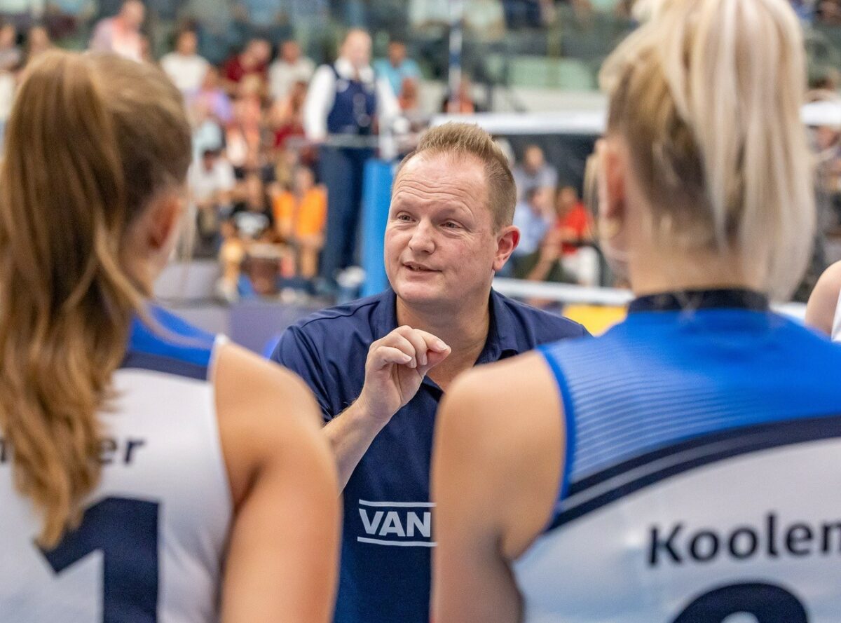 Bezemer ook komend seizoen hoofdcoach Sliedrecht Sport Dames1 ...