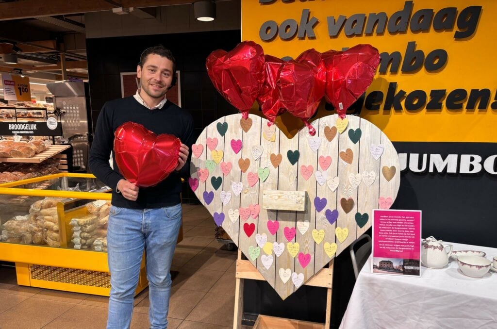 Supermarkt Jumbo Slingerland maakt vijftien moeders blij met high tea ...