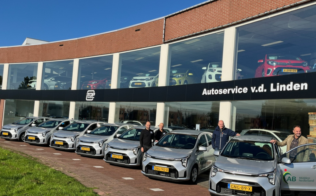 Autoservice Van der Linden levert AB Midden Nederland nieuwe Kia's ...