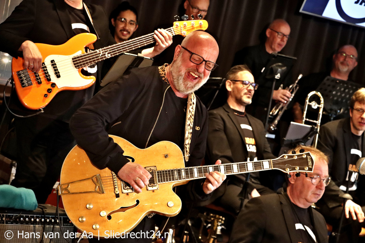 Gitaarheld Goudsmit geeft snaarstrak concert met Bigband Blast ...