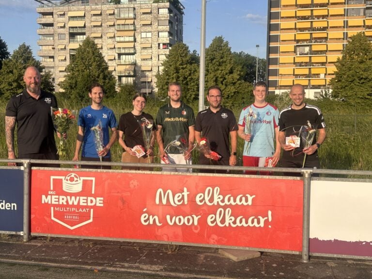 Trainers SKC Merwede/Multiplaat behalen hun diploma - Sliedrecht24
